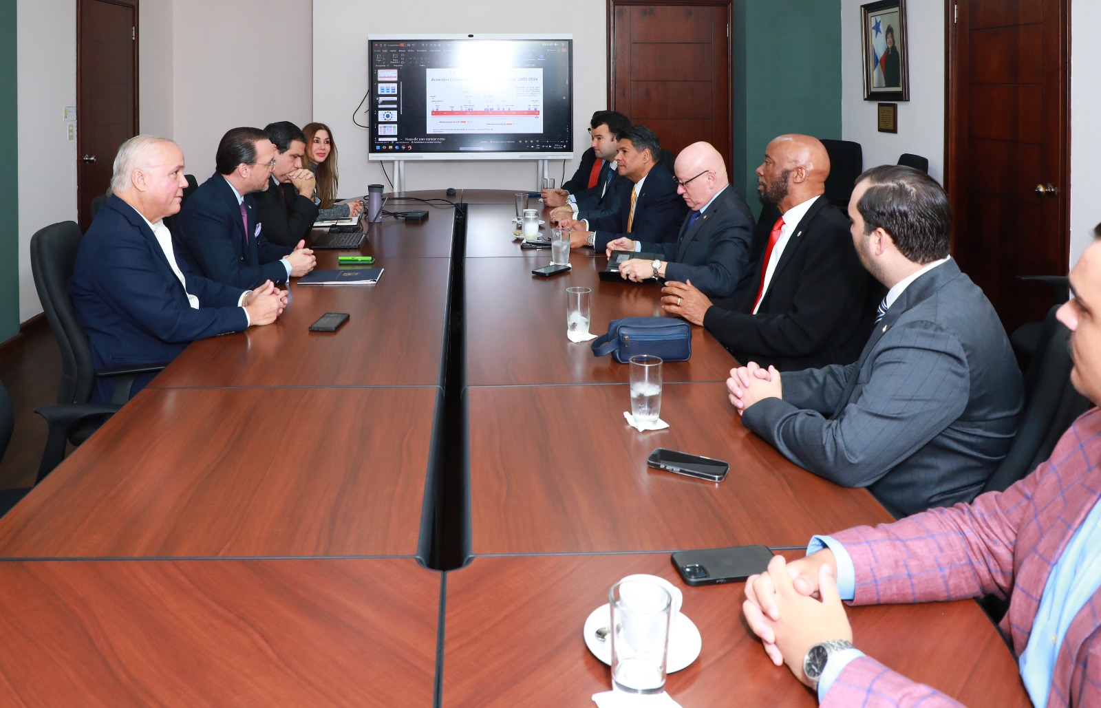 Moltó presenta la plataforma INTELCOM a diplomáticos panameños para potenciar oportunidades ...